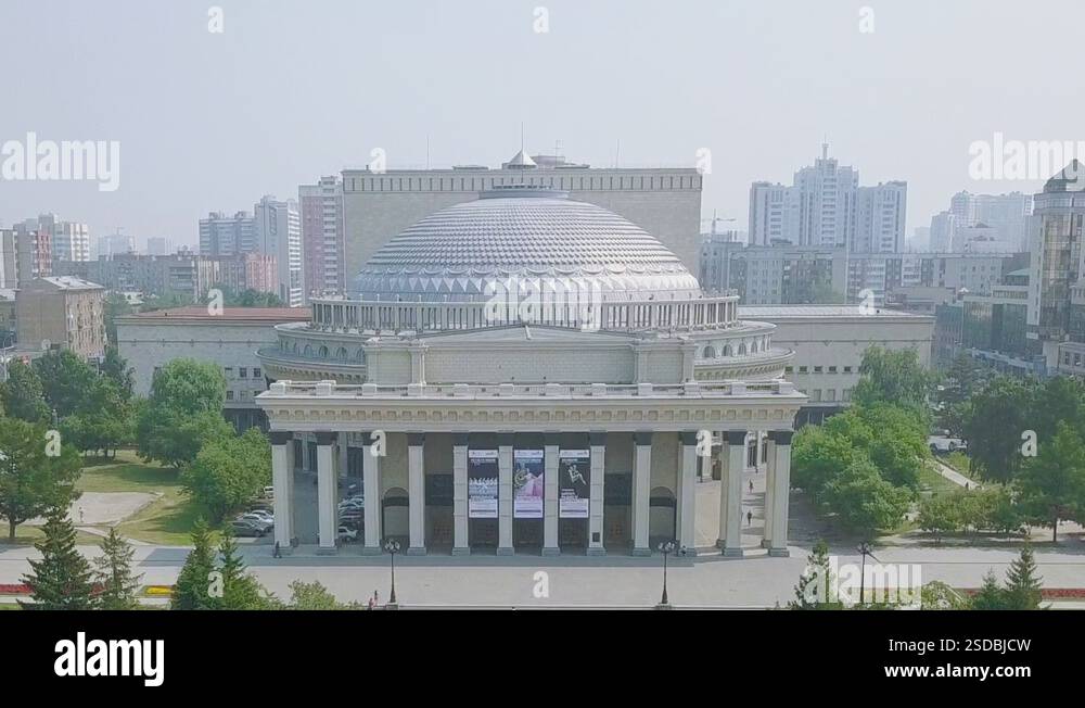 Dolly zoom. Novosibirsk State Academic Theater of Opera and Ballet ...