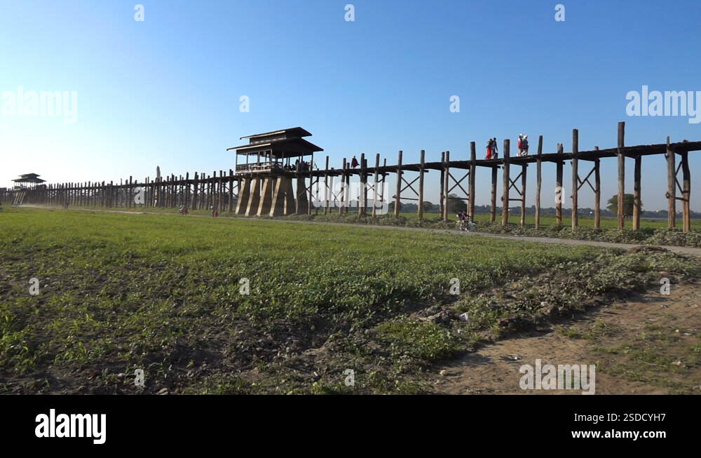 People walking on Ubein, World longest wooden bridge, Mandalay, Myanmar ...