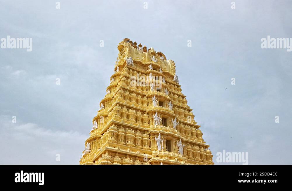 Architecture of Sri Chamundeshwari Temple, located on Chamundi Hills ...