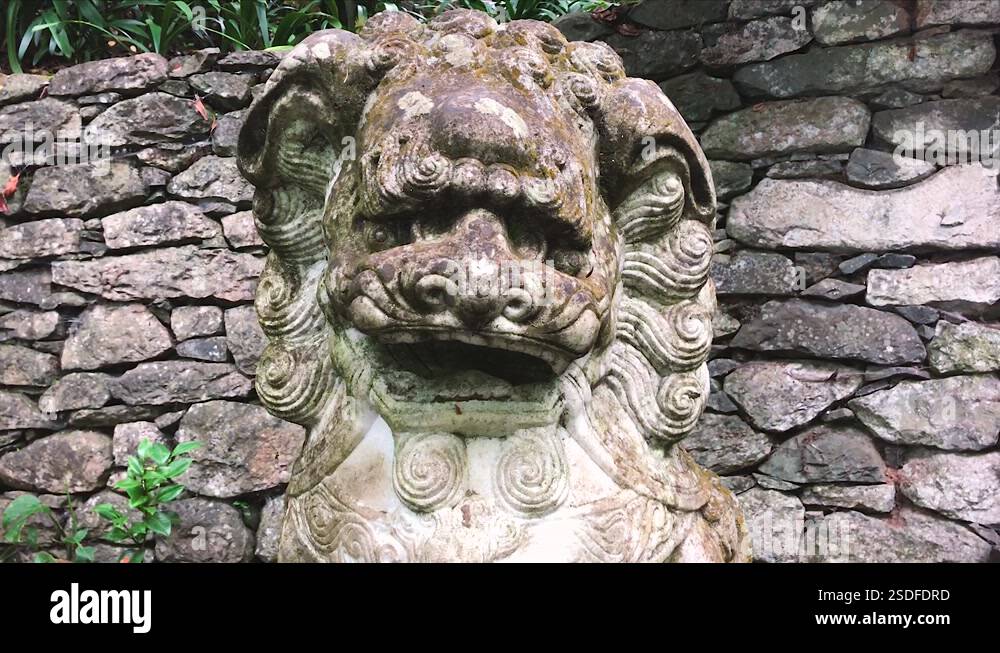 Chinese guardian lion foo lion statue Stock Videos & Footage - HD and ...