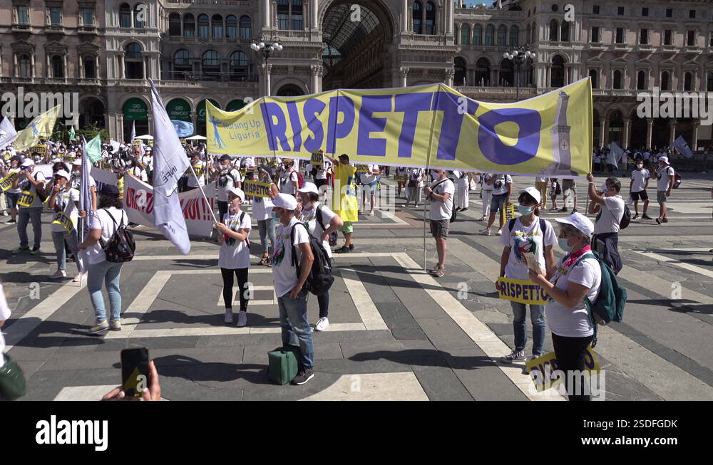 Protest of health care workers upset with working conditions in Italy ...