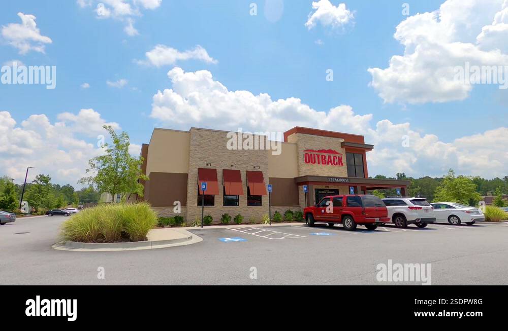 Outback Steakhouse restaurant exterior building and beautiful sky Stock ...
