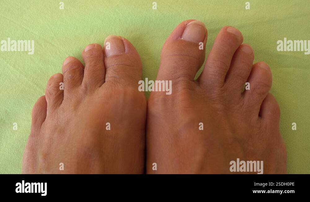 Green screen Feet of woman taping a rhythm with all ten toes Stock ...