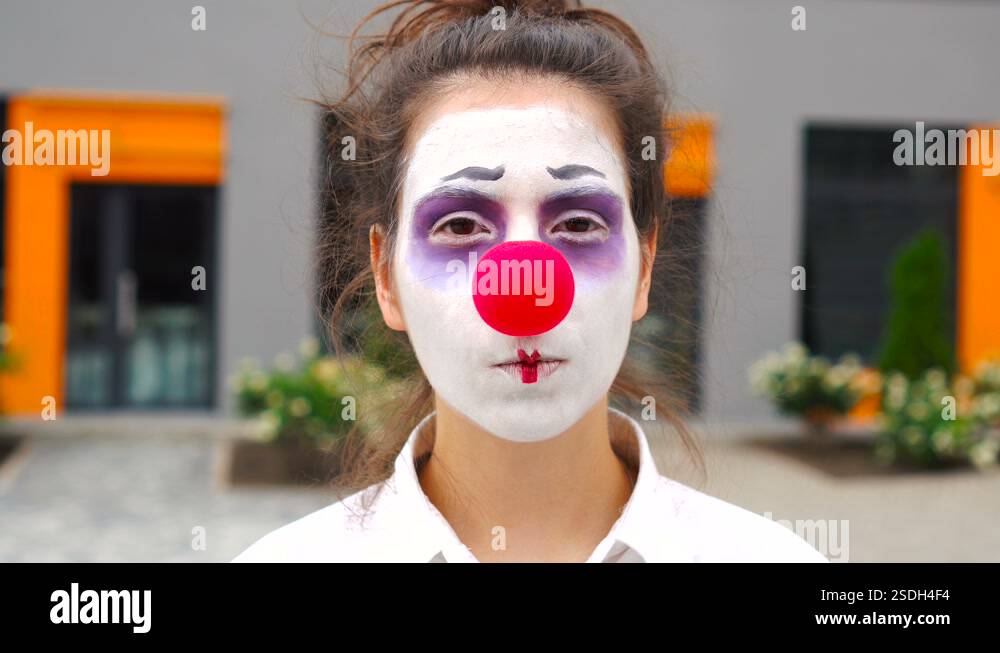 Mime girl spontaneous Shock and Surprise reaction, emotional unbelief ...