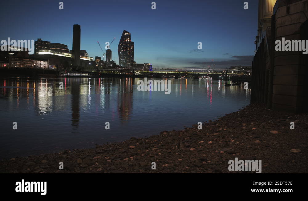 Tate modern night london Stock Videos & Footage - HD and 4K Video Clips ...