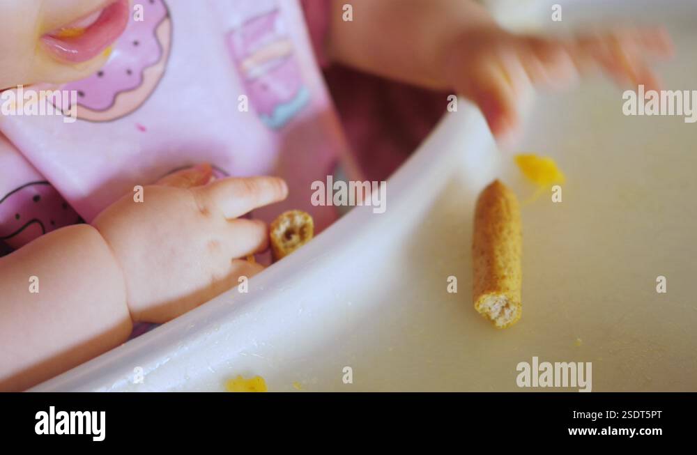 little baby infant eating baby-led led baby weaning blw food chair ...