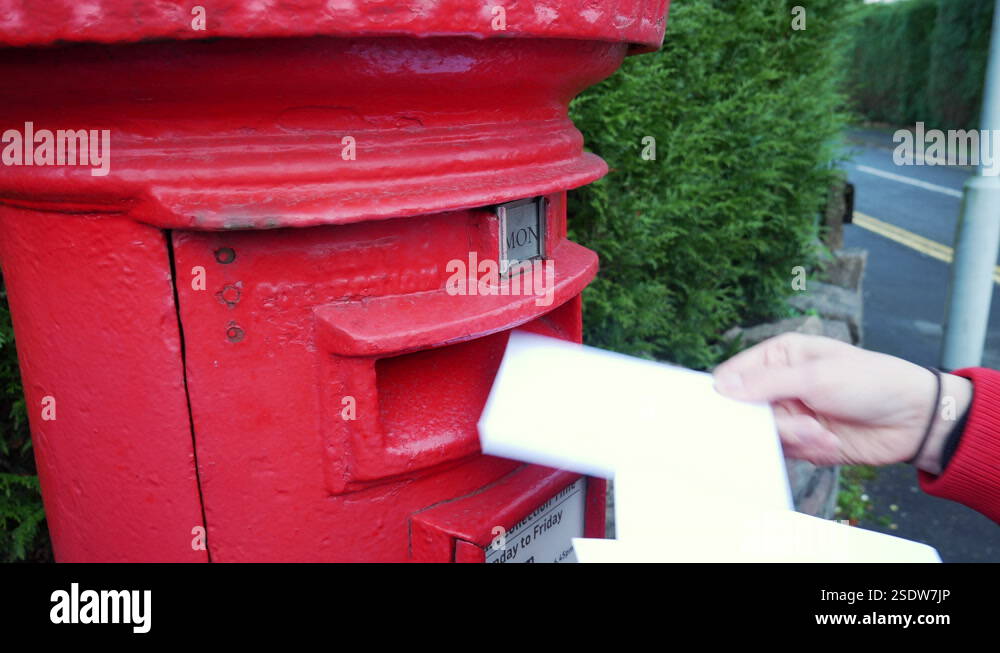 Royal mail letter Stock Videos & Footage - HD and 4K Video Clips - Alamy