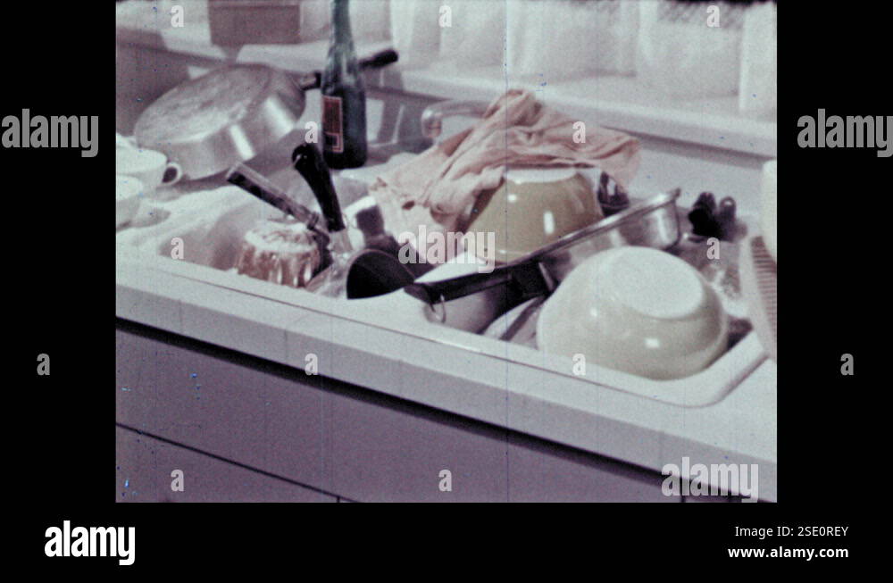 Filled sink Stock Videos & Footage - HD and 4K Video Clips - Alamy