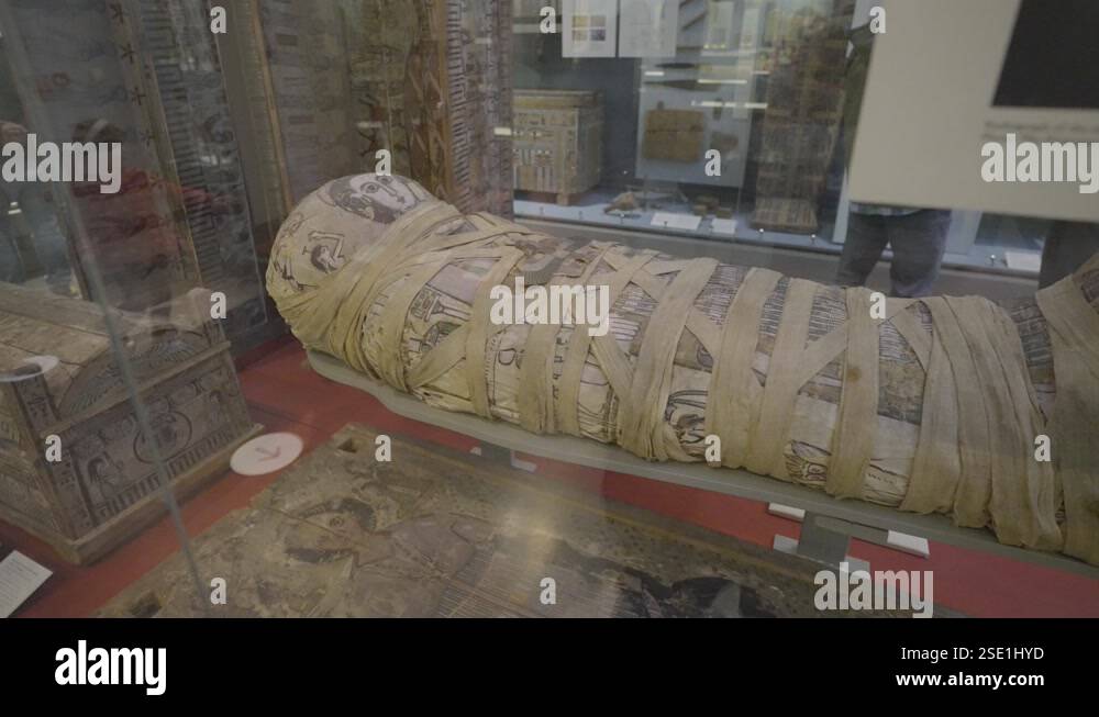 Cleopatra death Stock Videos & Footage - HD and 4K Video Clips - Alamy