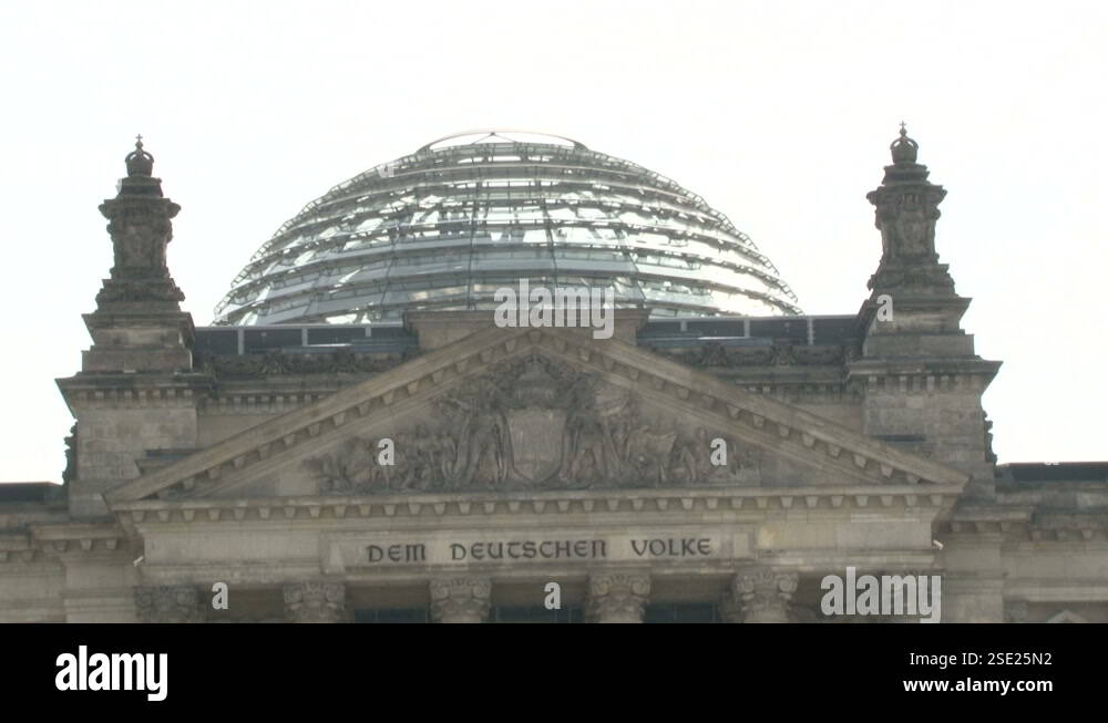 Statues, stone sculptures and bas-reliefs on the Reichstag building ...