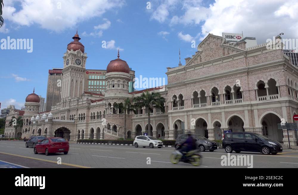 Dataran Merdeka traffic with Sultan Abdul Samad Building at Merdeka ...