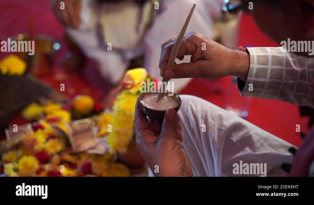 Hindu priest ritual pooja temple Stock Videos & Footage - HD and 4K ...