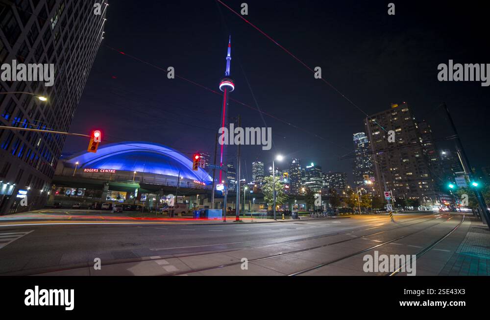 Time lapse of an intersection in downtown urban Toronto, capital of ...