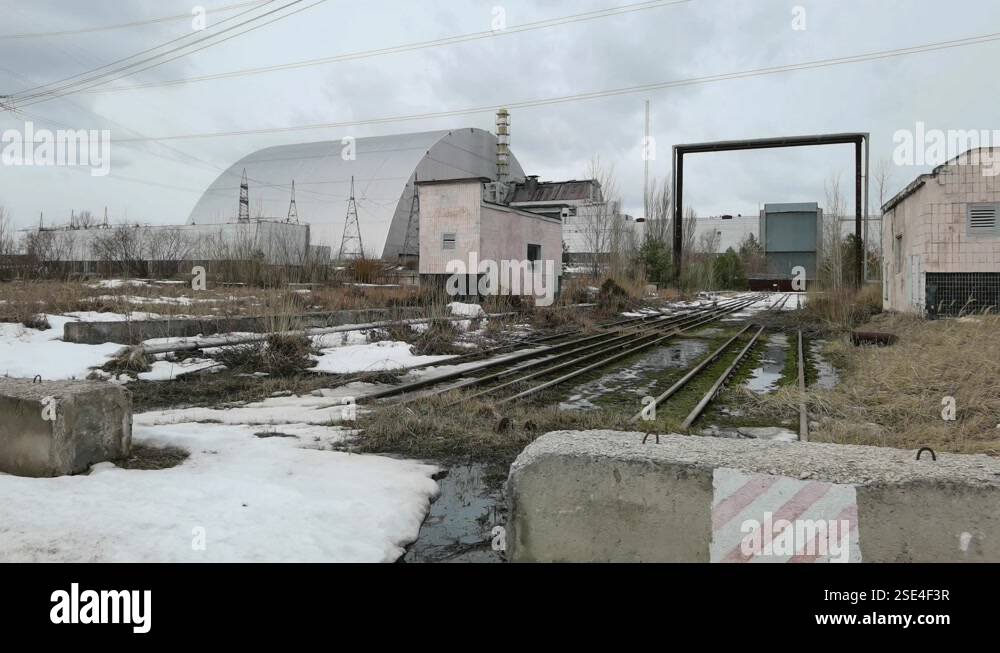Chernobyl Nuclear power plant. Chernobyl new safe confinement ...