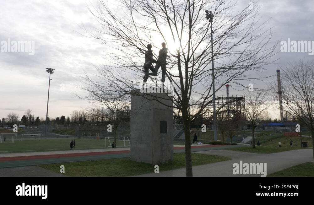 Hyperlapse shot of John Landy and Roger Bannister Miracle Mile bronze ...