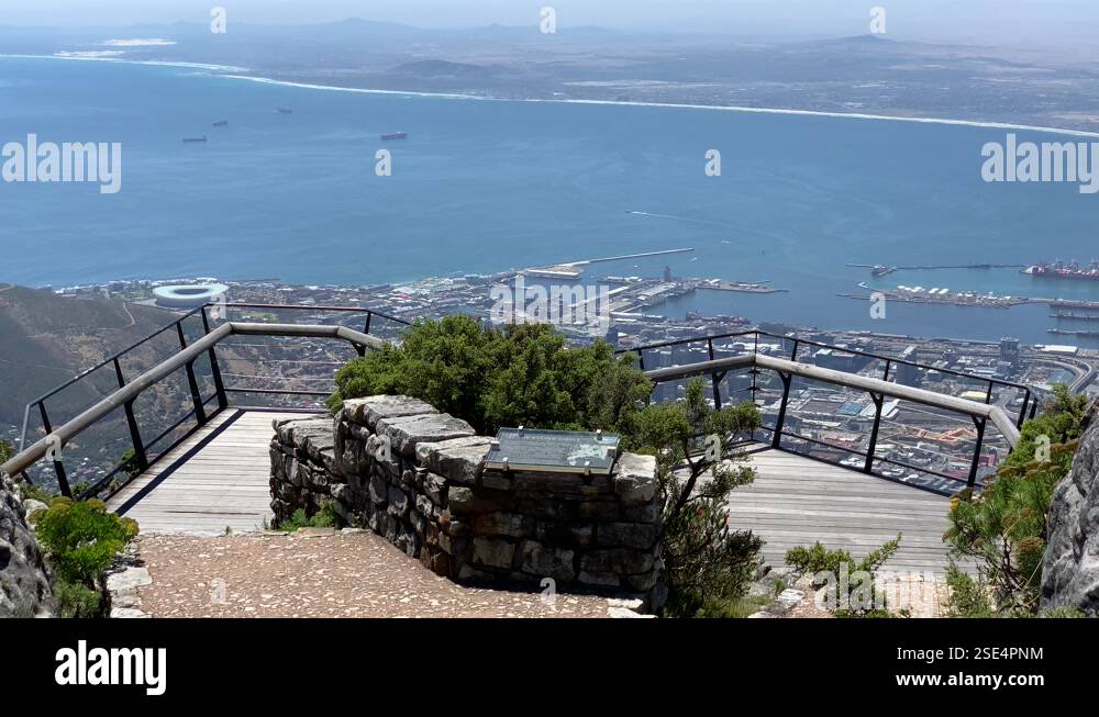 Table Mountain One Of The Seven Wonders Of Nature lookout deck views of ...
