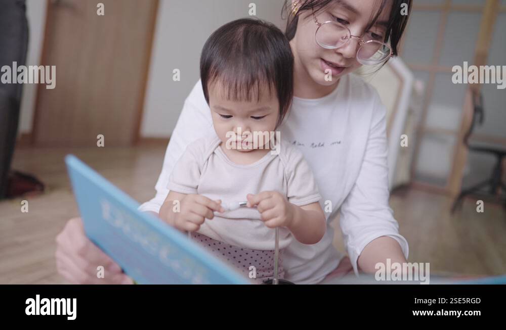 Stories smart Stock Videos & Footage - HD and 4K Video Clips - Alamy