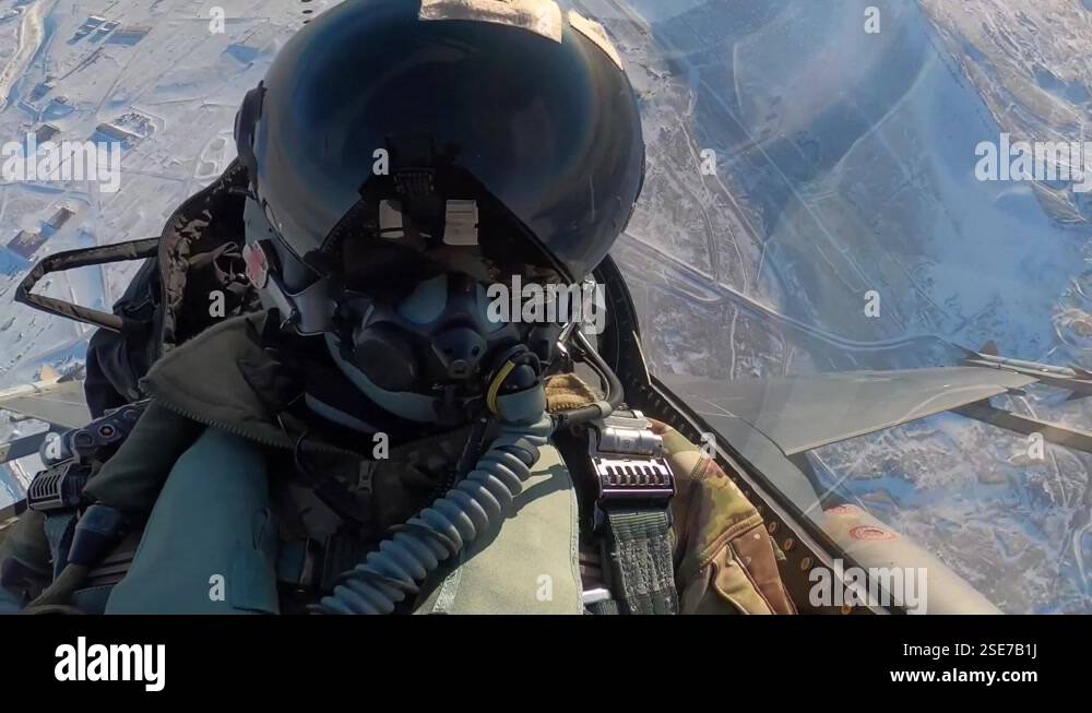 Cockpit footage of F-16 pilot taking off and performing roll above ...