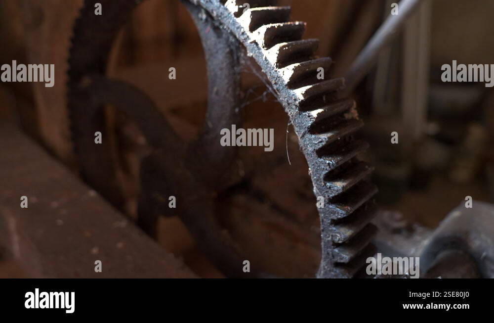 Rusty cog wheels Stock Videos & Footage - HD and 4K Video Clips - Alamy