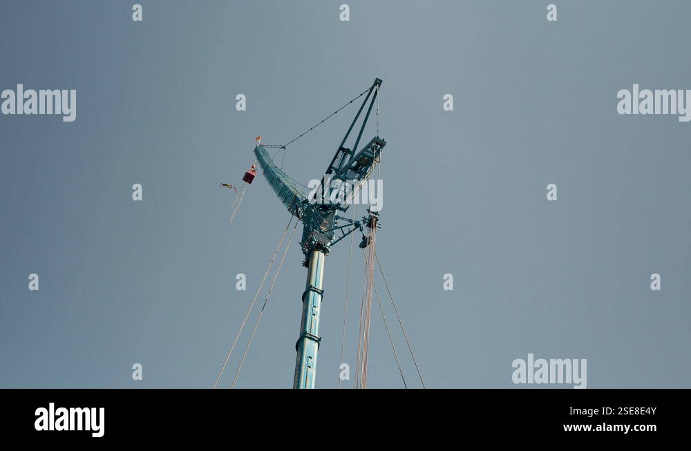 Bungee jumping tower Stock Videos & Footage - HD and 4K Video Clips - Alamy
