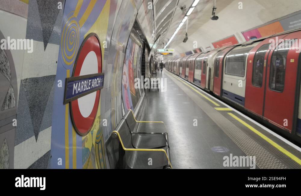 Marble arch roundel London underground central line tube leaving ...