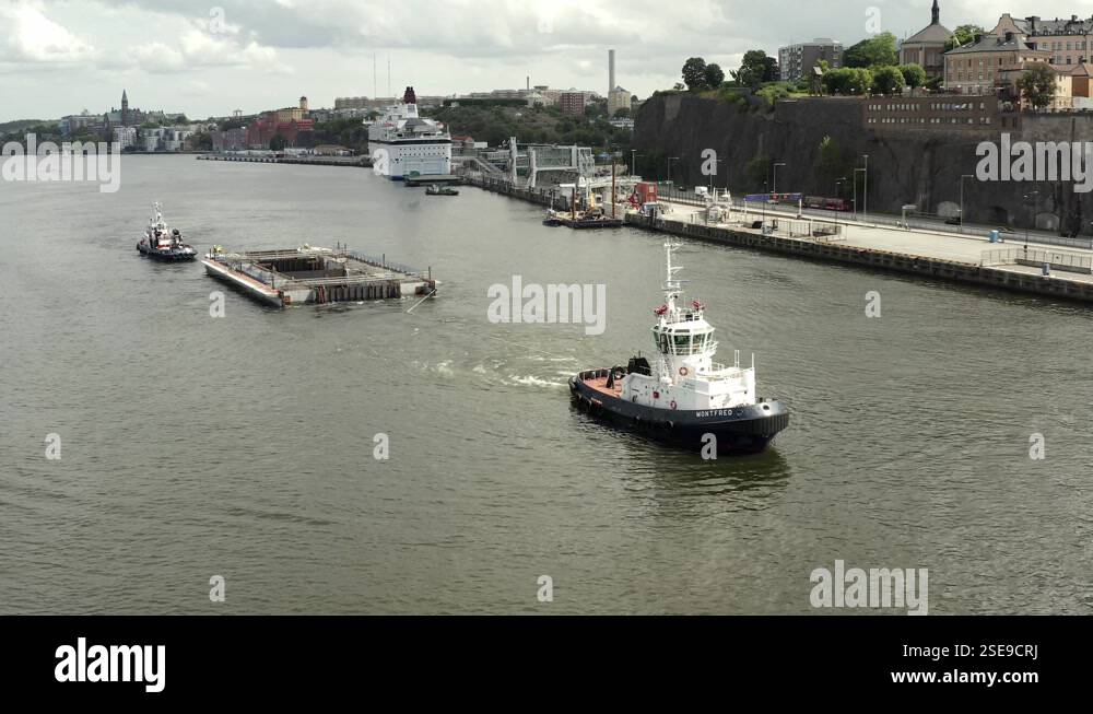 Transportation of a new sluice, to Guldbron in the archipelago of ...