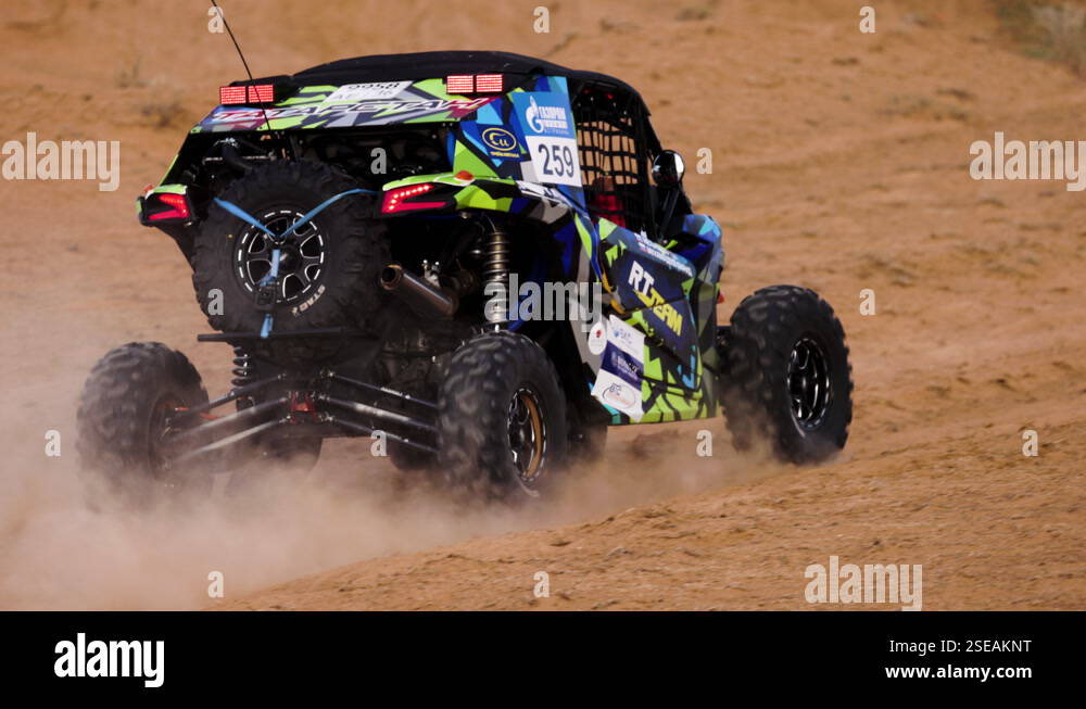 Sports car for Off Road Extreme Racing gets over the difficult part of ...