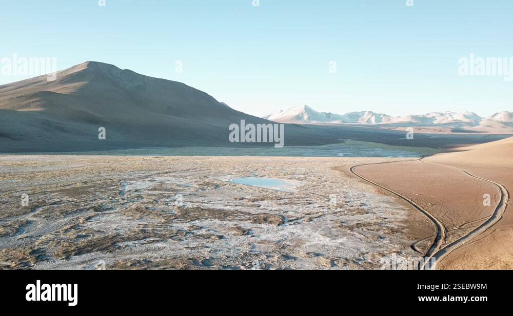 Salar de Uyuni (or Salar de Tunupa) world's largest salt flat, or playa ...