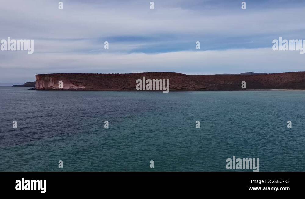the sea, from the point of view of a ship heading ashore on an island ...