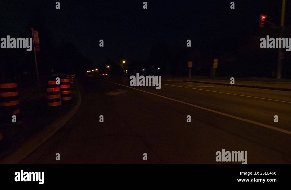 Driving plate of reverse shot roads and highways on a very dark night ...