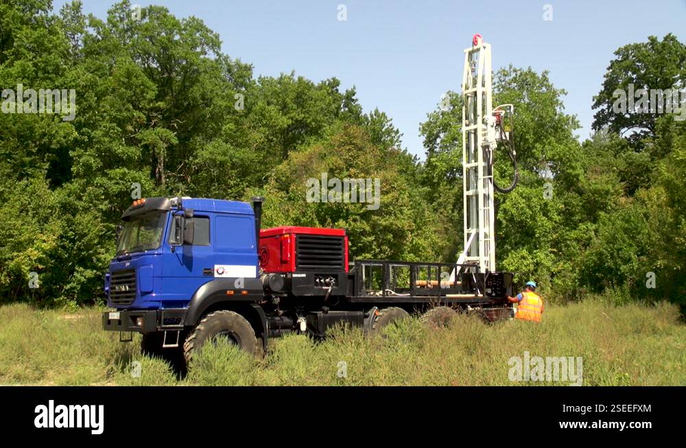 URB 2A2 rotator moves first up and then down mast. Dismantling drill ...