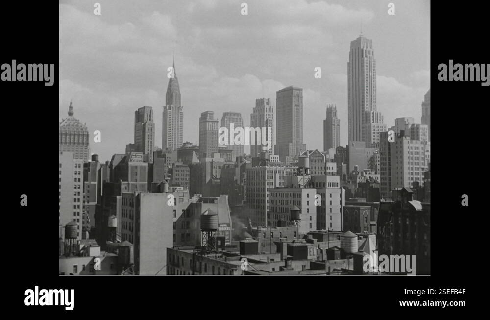 1940s: Iconic skyscrapers dominate the breathtaking Manhattan skyline ...