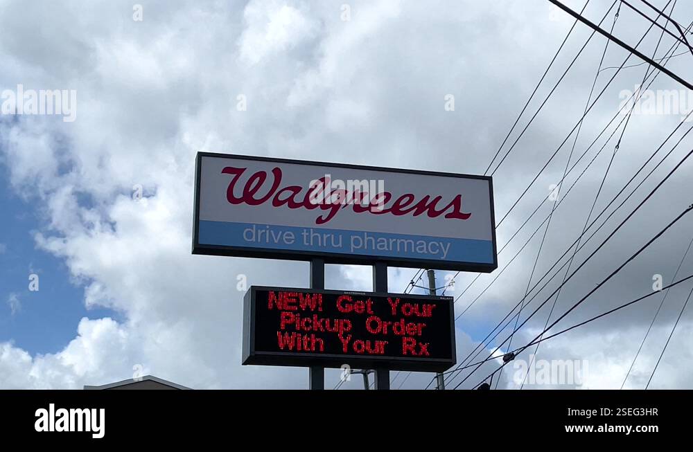 Walgreens sign logo Stock Videos & Footage - HD and 4K Video Clips - Alamy