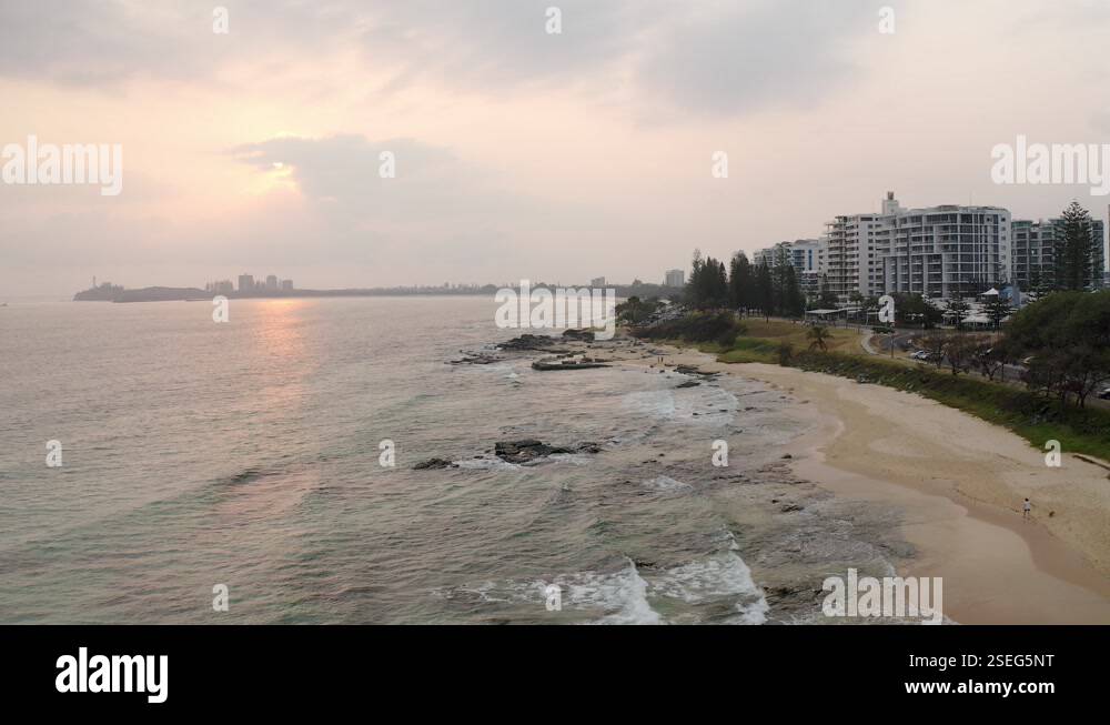 Scenic Beach Of Mooloolaba With Beachfront Holiday Apartments At ...