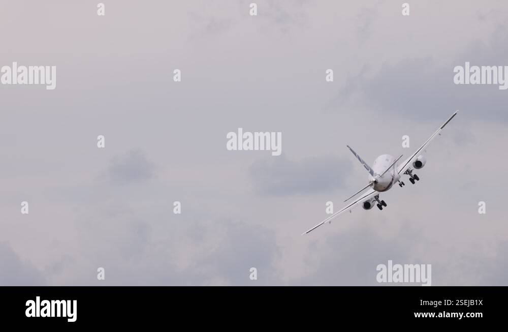Unique aerobatics of the Sukhoi Superjet 100, SSJ-100 at the MAKS-2021 ...