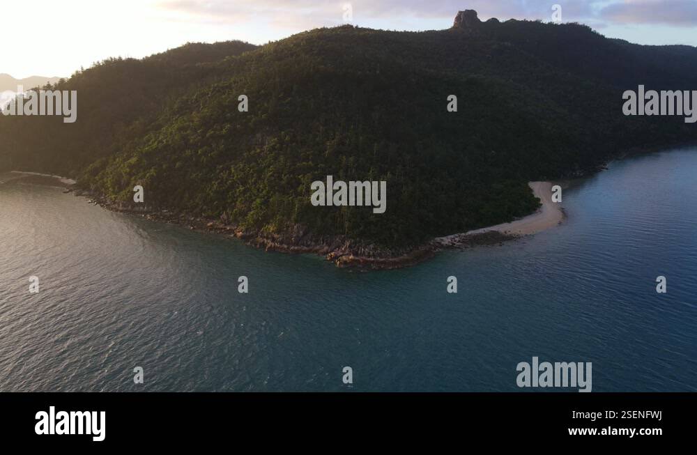 Beautiful Beach With Rugged Hill Inlet In Hook Island Passage. Hook ...