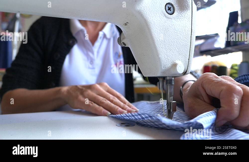 Linking machine Stock Videos & Footage - HD and 4K Video Clips - Alamy