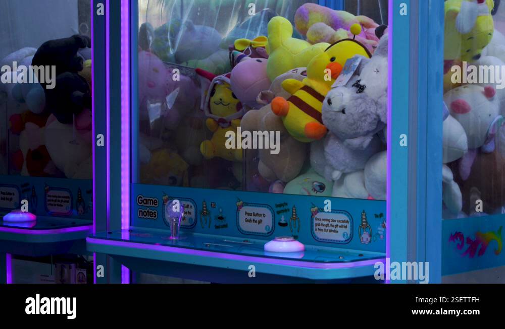 Toy catcher Stock Videos & Footage - HD and 4K Video Clips - Alamy