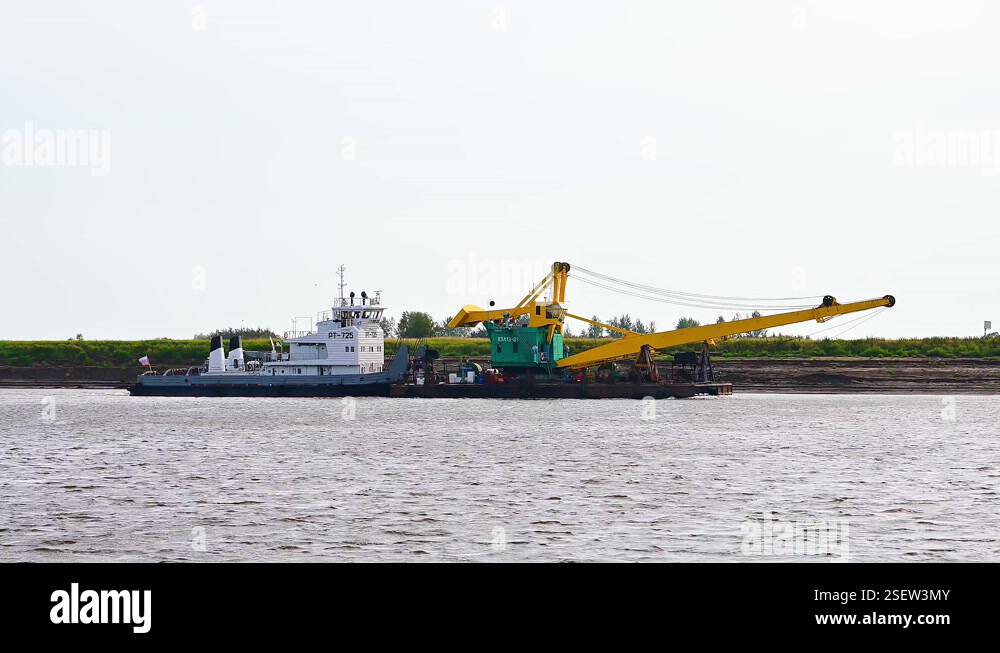 Pusher boat Stock Videos & Footage - HD and 4K Video Clips - Alamy