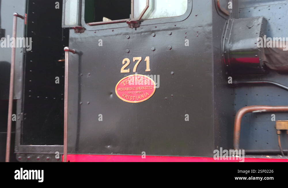 steam locomotive nsb class 30 at hjerkinn station zoom in dovrefjell ...