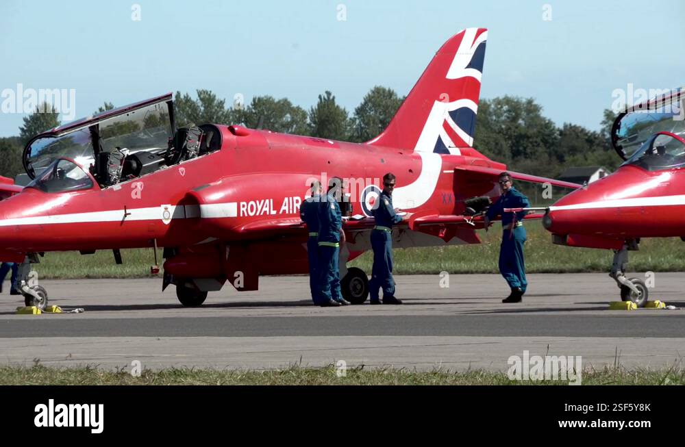 Red arrows royal air force aerobatic team Stock Videos & Footage - HD ...