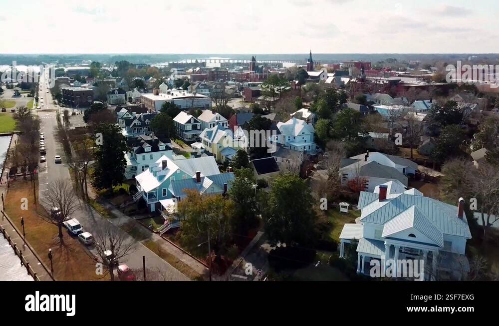 waterfront homes along the neuse river in new bern nc, north carolina ...