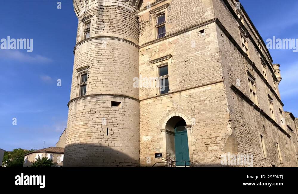 Old castle of the medieval village of Gordes, in Provence, France Stock ...