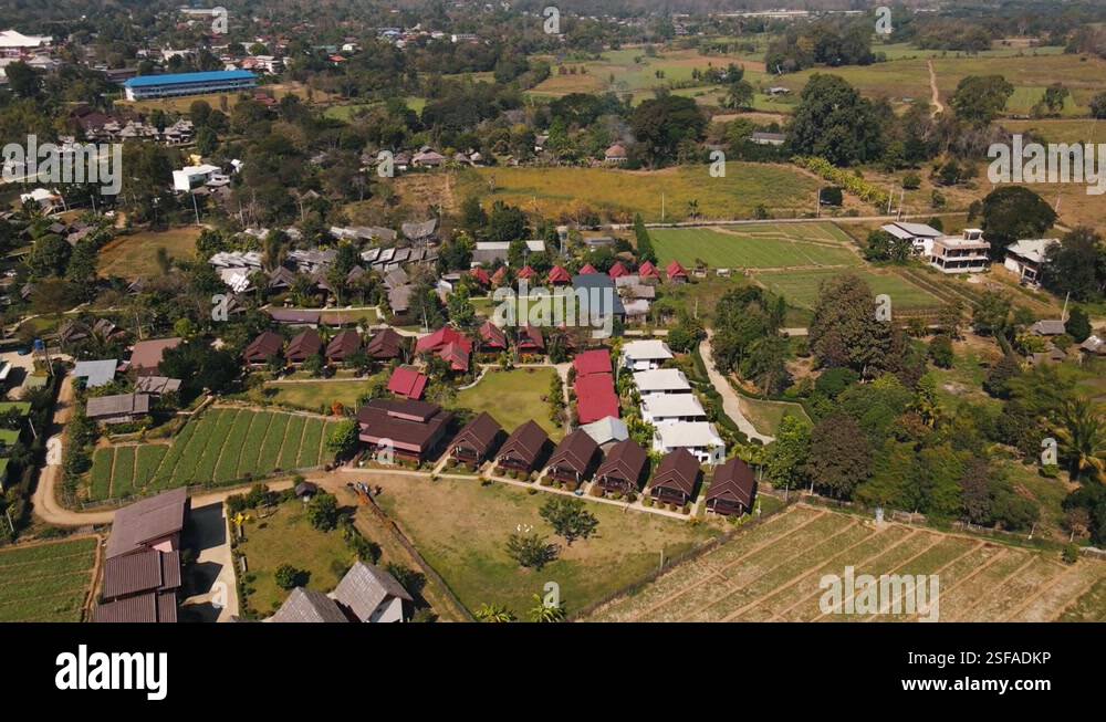 Tourist residence in the Pai Nam Now resort among greenery in the Stock ...