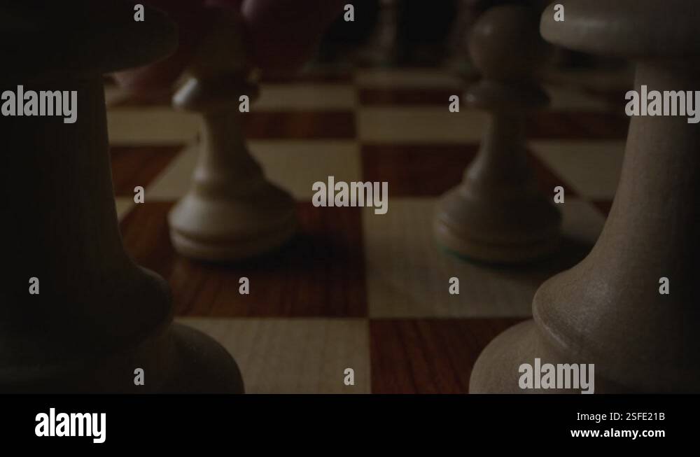 Chess set queens Stock Videos & Footage - HD and 4K Video Clips - Alamy