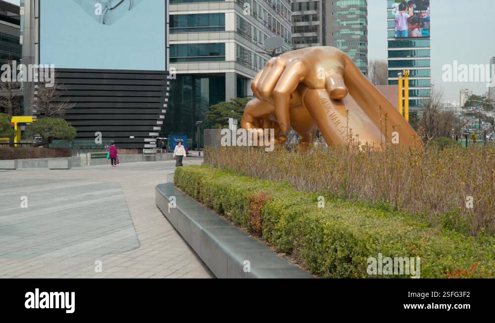 Famous Gangnam Style Statue With An Advertisement On LED Screen At COEX ...