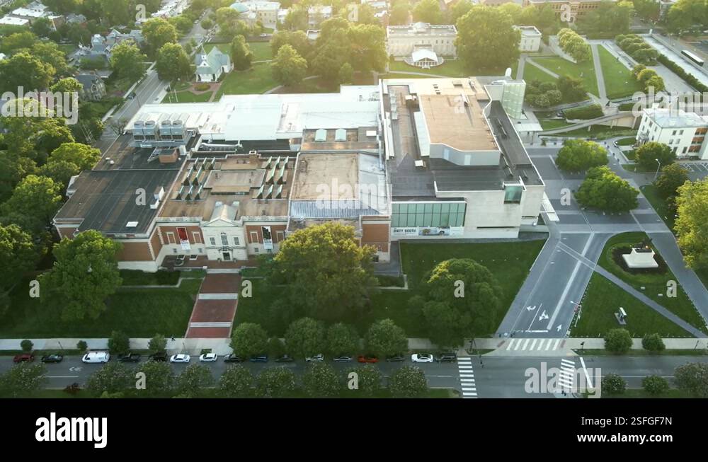 Virginia Museum of Fine Arts and Arthur Ashe Boulevard - Richmond Stock ...