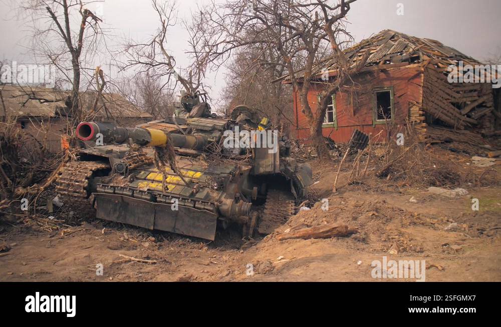 war building ruin Ukraine destruction city bomb house attack destroyed ...
