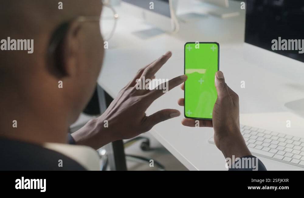 Tap to Click on Centre of Screen. Green Screen and Chroma Key of ...