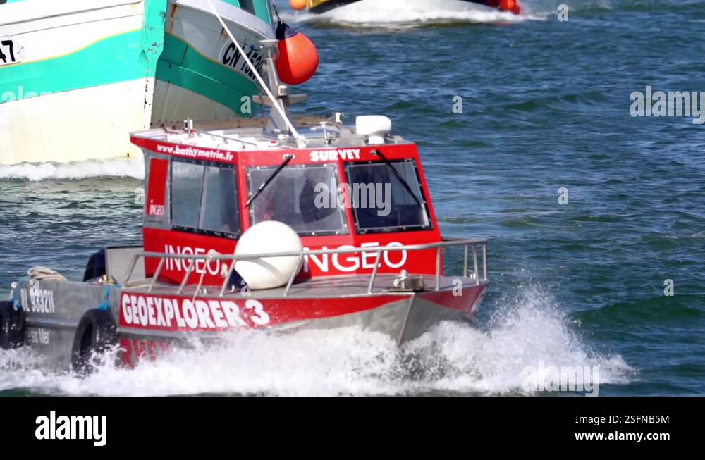 Surveying boat Stock Videos & Footage - HD and 4K Video Clips - Alamy